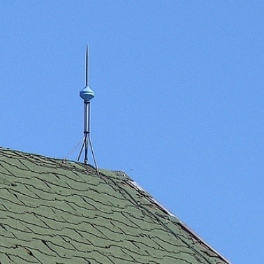 DESCUBRE ¿QUÉ ES Y COMO FUNCIONA EL PARARRAYOS?