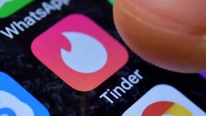 ¿COMO INICIAR SESION EN TINDER? PASO A PASO